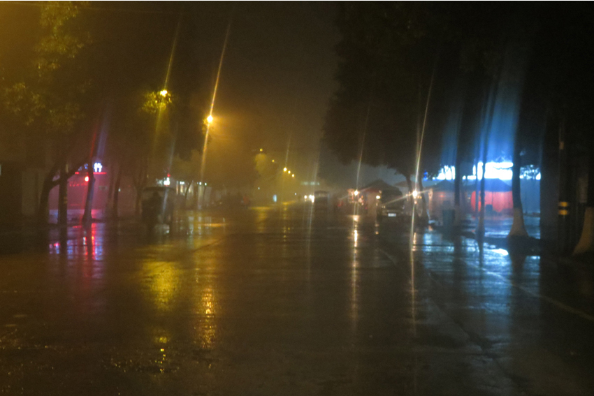 下雨天夜里图片,夜里刮风图片,夜里图片_大山谷图库